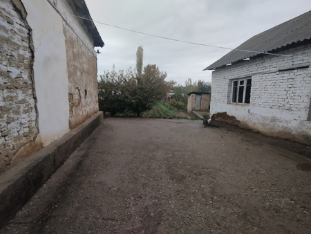 Hovli uy sotiladi 16 sotik