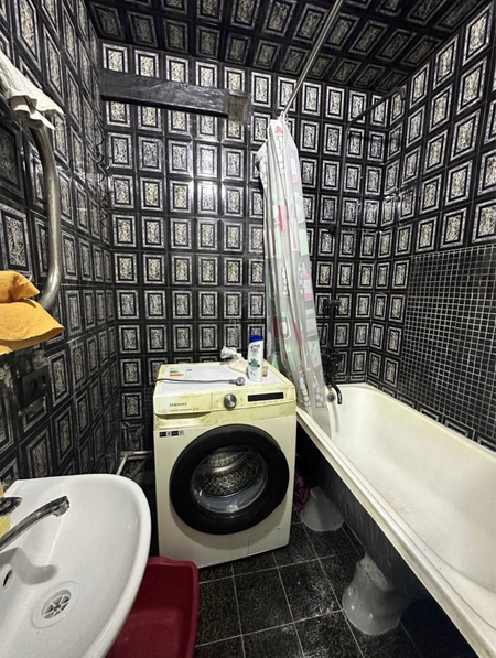 Uy sotiladi farxod bozori 2 xona 3 etak 48500$