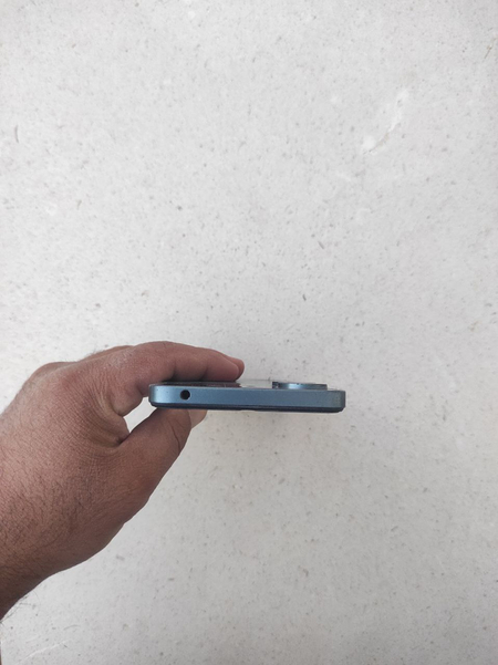 Xiaomi POCO.  8. 256