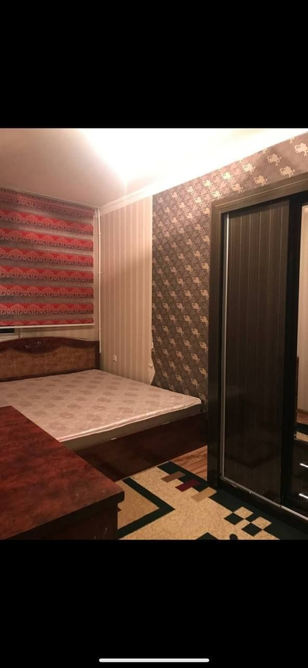 Chilonzor metro oldida yaxshi insonlarga beriladi