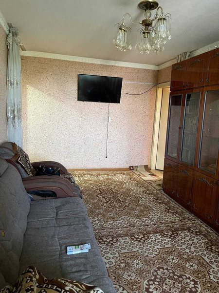 Срочна продается 2 х комнатная квартира.
