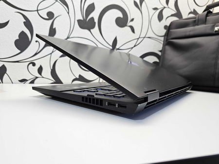 ПРОДАМ HP Omen 17-CK0372NR Игровой Core™ i7-11800H/32GB/1TBSSD/RTX3060