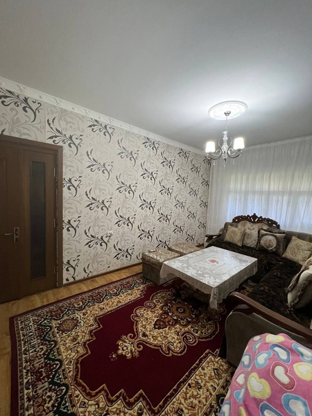 Продается с большим прихожами 2/3/5 Юнусабад 19
