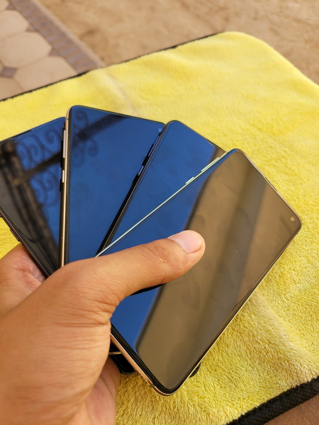 Samsung Galaxy S10e DUOS. OzU 6 GB. Hotira 128 GB. Garantya beriladi