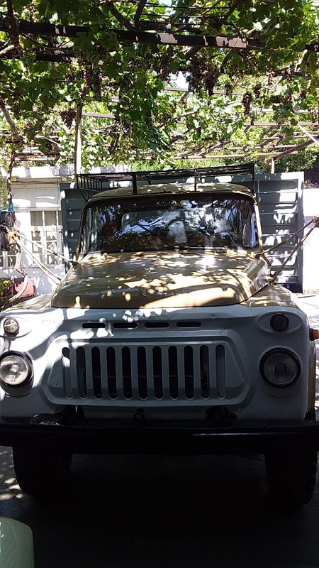 Gaz 53 mashinasi sotiladi
