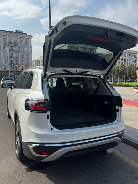 Volkswagen ID.6 Crozz PRO