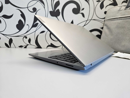 ПРОДАМ Lenovo IdeaPad 3 15AR Ноутбук Ryzen™ 3-4300U/8GB/256SSD/15.6