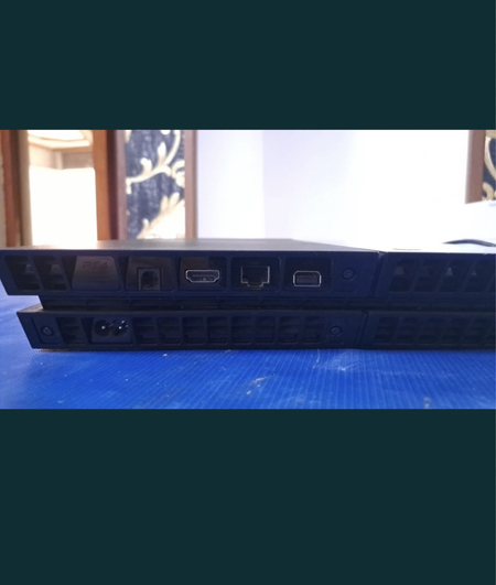 PS4 SONY  Продается!