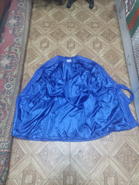 Продается плащ на весну и на осень