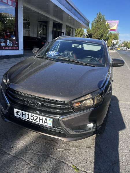 Lada vesta 1.8