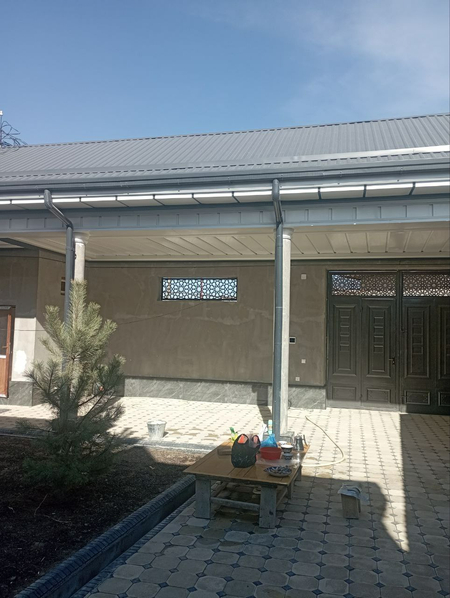 Уй 3 сотих дан иккита ён ма ён 4 та хона + подвал 7×4 сув газ свет бор