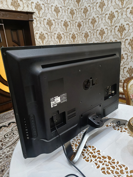 LG 42 