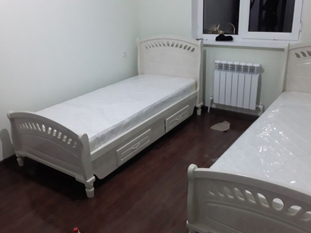 Kravat adinarni, matras artapedik