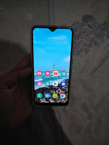 Samsung A10 holati ideal tinniq