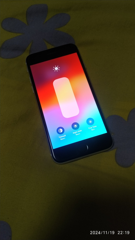 Iphone Se 2020 64gb nok xolatti