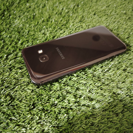 Samsung A3 17 sotiladi