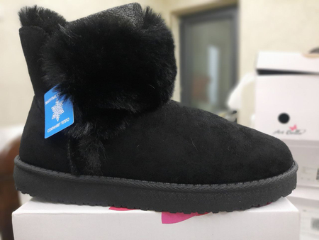 Продам женские уги
