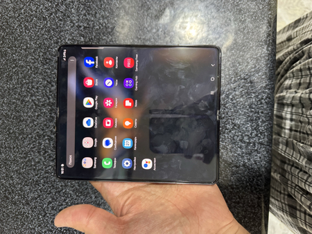 samsung Zfold 4 pamit 12.512 g holati yahwi karopka dak bor