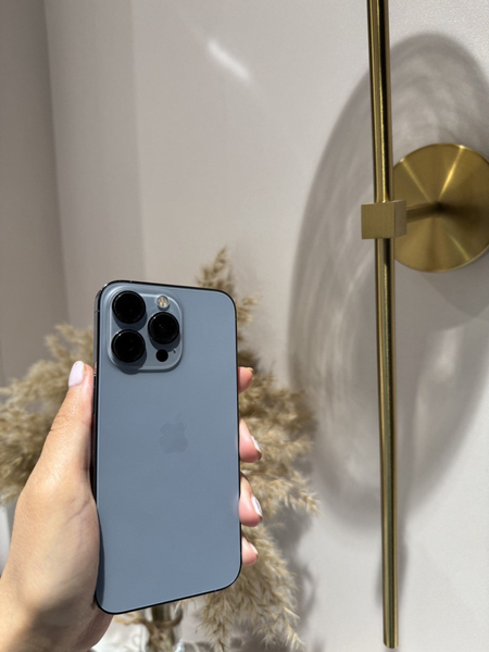 iPhone 13 pro blue