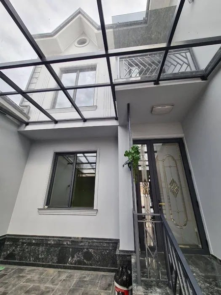 Продается Евро дом Ор-р: центр Луначарский 350м2