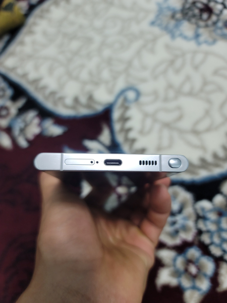 S22 Ultra 5G hotira 256Gb umuman chaqa Chuqa yoq moshni tel