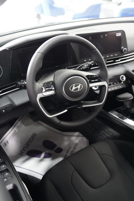 Hyundai Elantra 2024