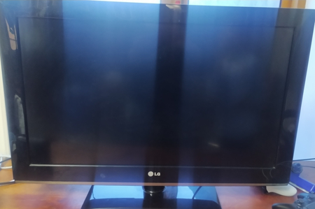 LG televizor sotiladi