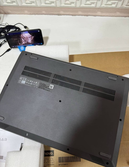 Ноутбук Lenovo V15 / new