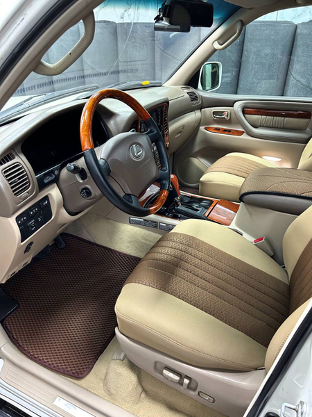 Lexus LX 470………