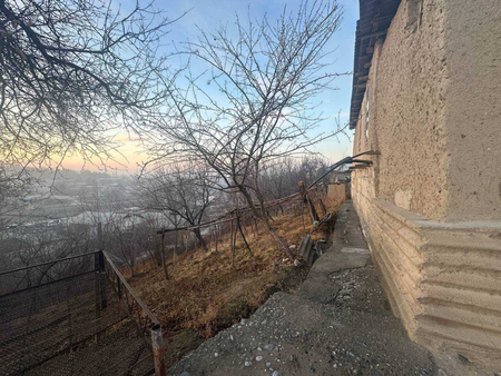 Hovli joy sotiladi, dacha qiladigan joy. Farg’ona tumani Vodilda
