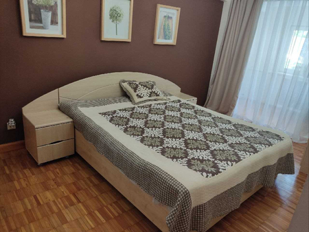 (К124005) Продается 2-х комнатная квартира в Шайхантахурском районе.