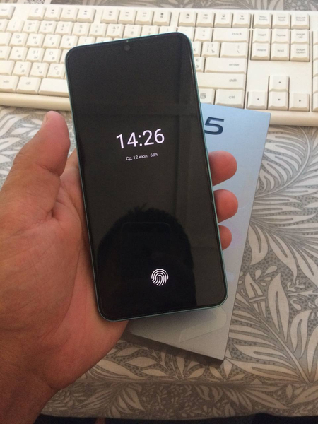 Vivo V25.  5.500.000 sum