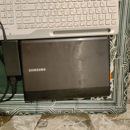 Noutbuk Samsung 305U