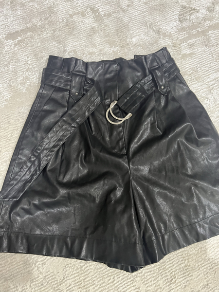Кожанные шорты Zara