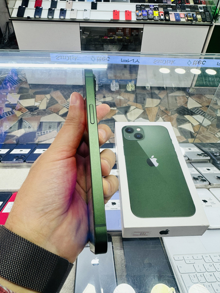 iPhone 13  128 gb green 100% yengide