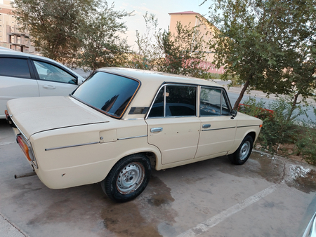 Vaz 2106 sotiladi
