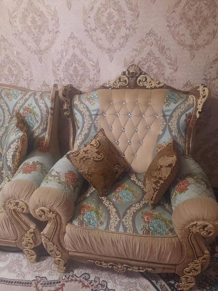 Divan kreslo sotiladi