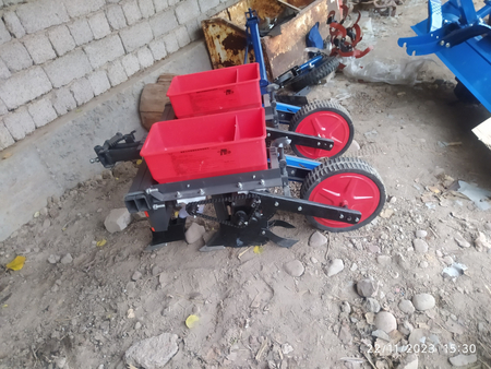 Zubr motoblokni selkasi.
