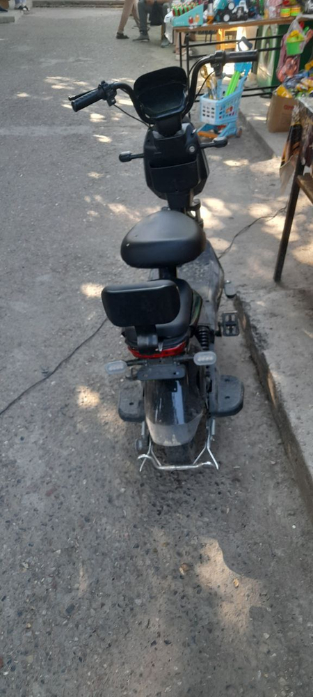 Skutr elktironi.