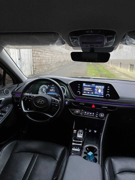 Hyundai Sonato oq rang