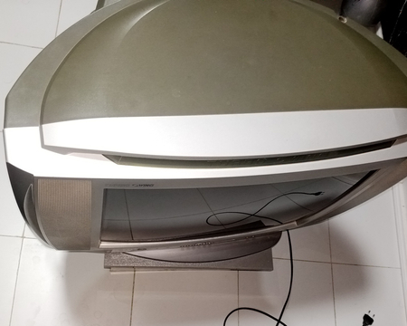 Lg televizor. Eski televizor