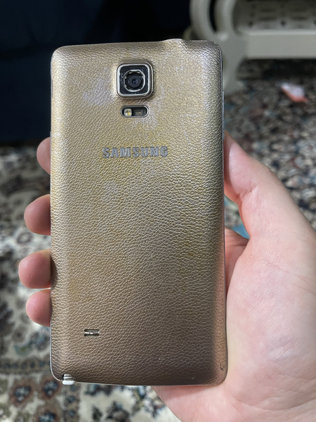 Galaxy not 4 aybi batarekasi zamikat qiladi