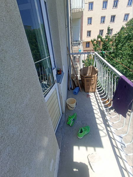 1 xonali kvartira sotiladi