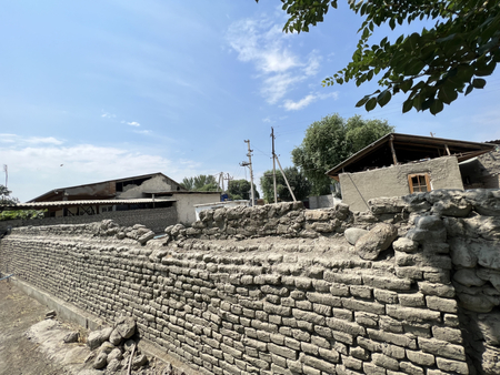 Rishton Uyrat yer sotiladi