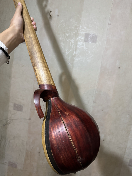 Rubob sotiladi 300 ming