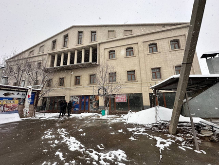 Сдаётся помещение в аренду и/или продаётся. Ijaraga beriladi, sotiladi
