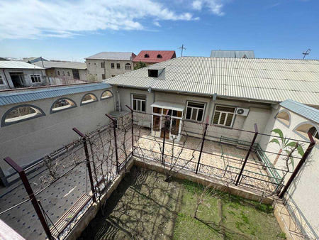Tayyor 4 sotixli hovli sotiladi.