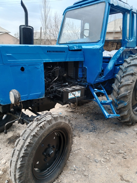 Traktor sotiladi turt bolon ham yangi 60 mln sum