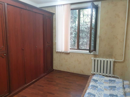 Срочно продаю трех комнатную улучшенную в центре на 1 этаже (157348)