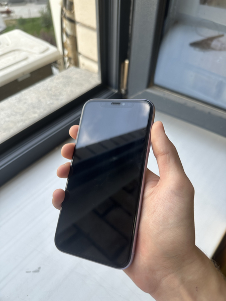 Iphone 11 holati zor usta kormagan karobkasi bor